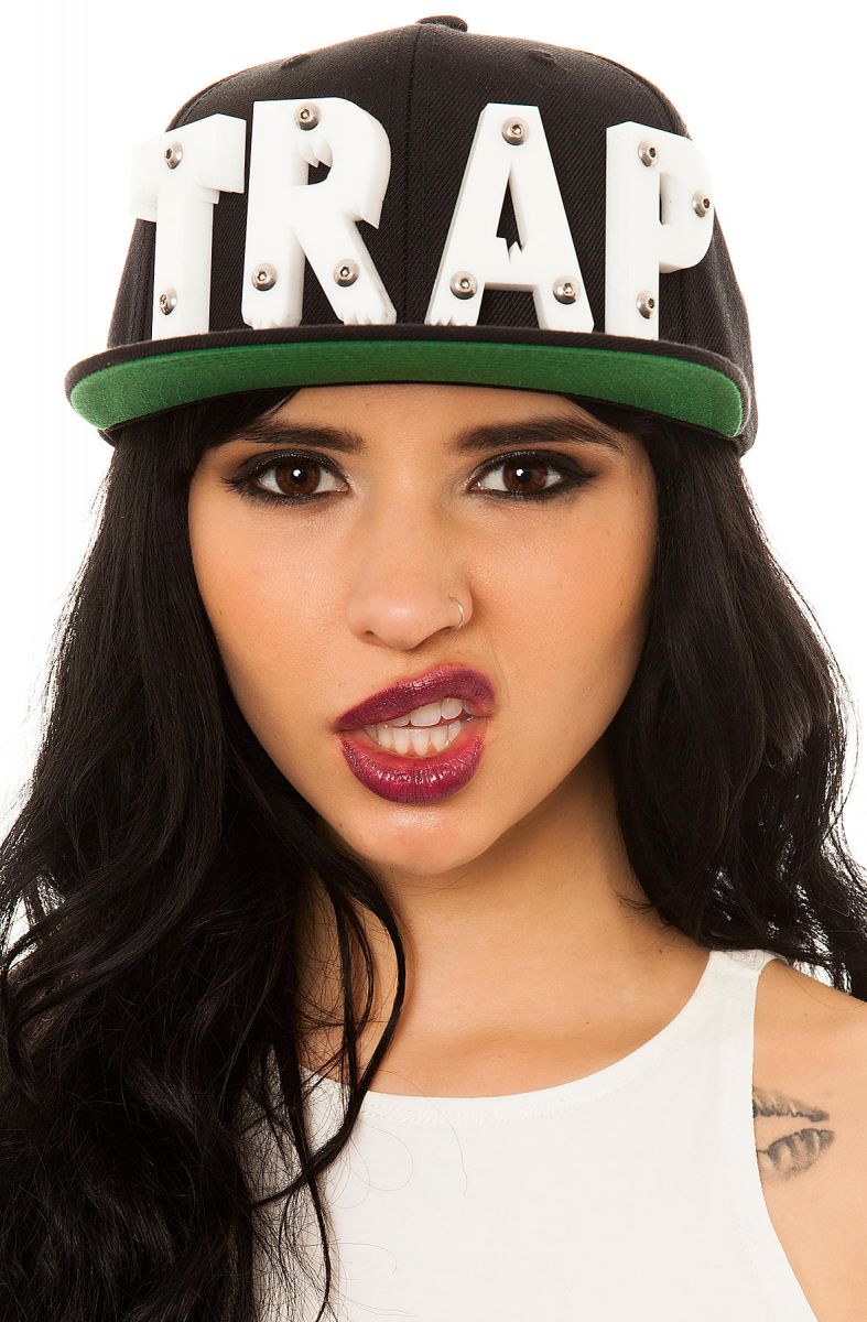 ADEEN Hat Trap in Black