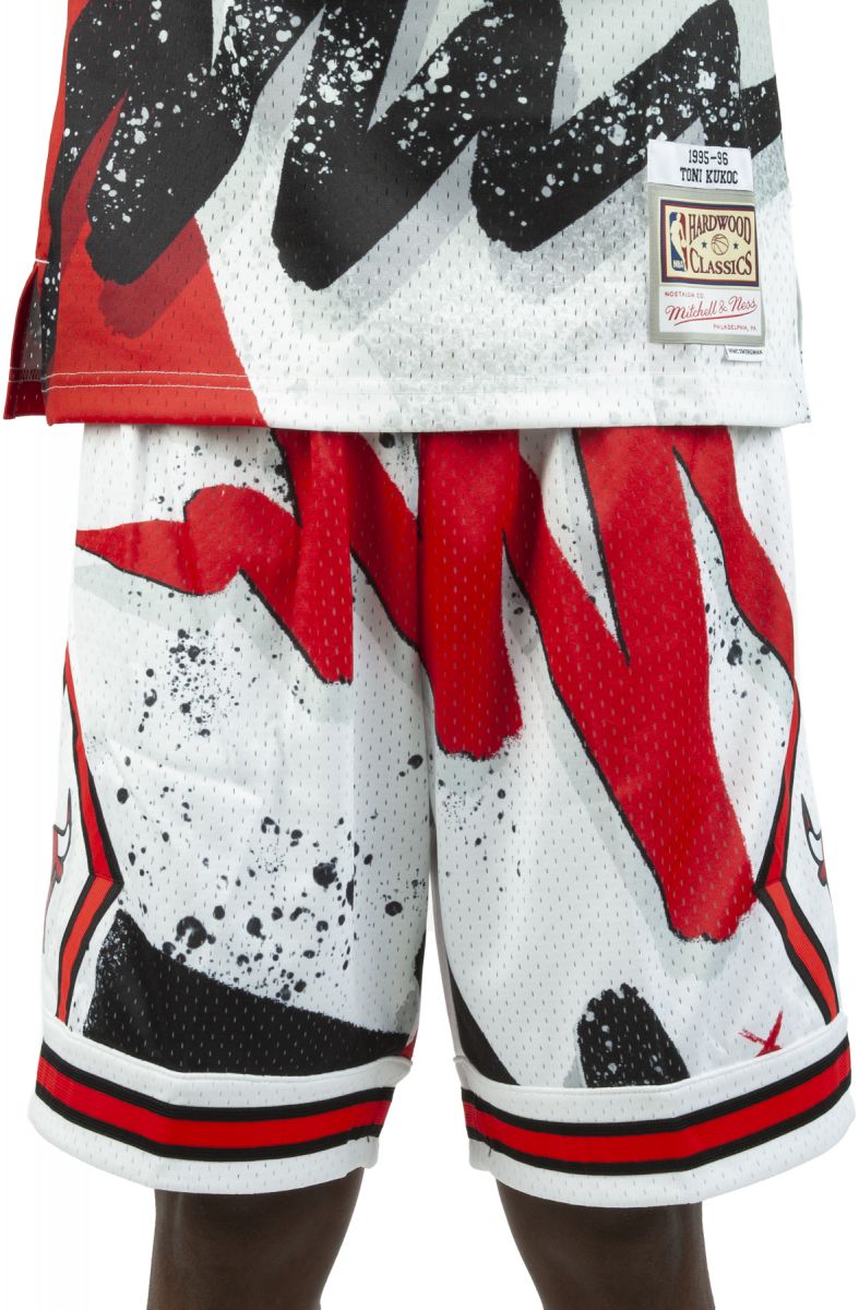 MITCHELL & NESS Chicago Bulls 1997-98 Hyper Hoops Swingman Shorts ...