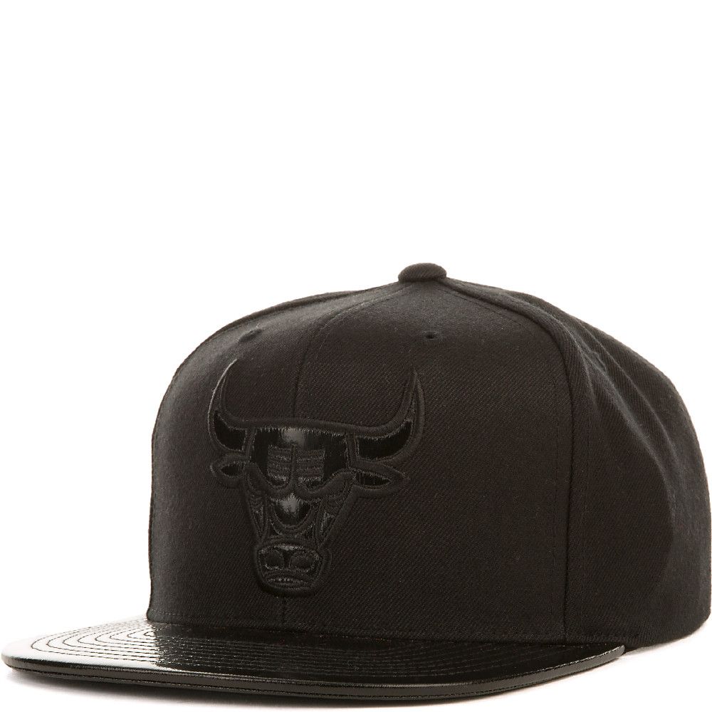 MITCHELL & NESS Chicago Bulls Snapback XZ848 TPF 5BULLS - Karmaloop