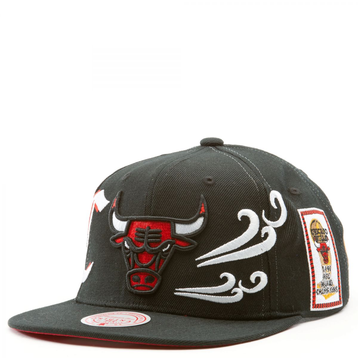MITCHELL & NESS Chicago Bulls Snapback Hat 6HSSMM20187-CBUBLCK - Karmaloop