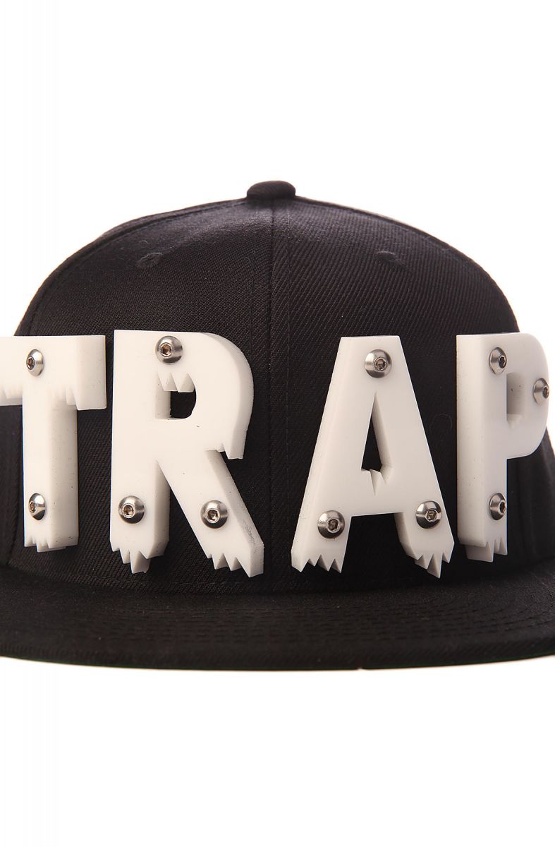 ADEEN Hat Trap in Black