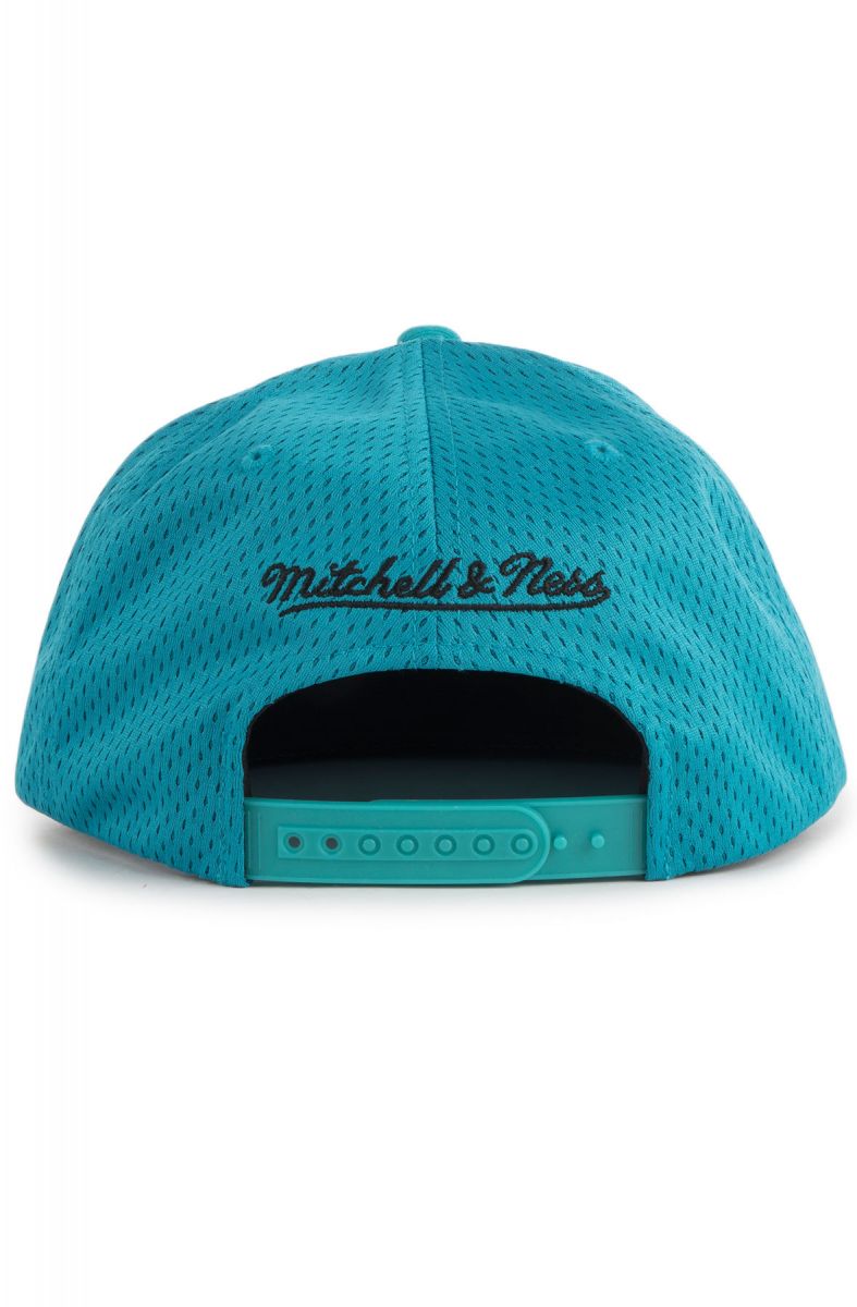 MITCHELL & NESS The San Antonio Spurs Jersey Mesh Snapback VQ49ZTPF ...